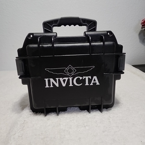 Invicta | Accessories | Invicta 3 Slot Dive Watch Diver Collectors Case ...